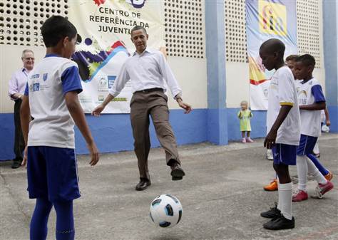 Football: the dribble of Obama -video - Africa Top Sports