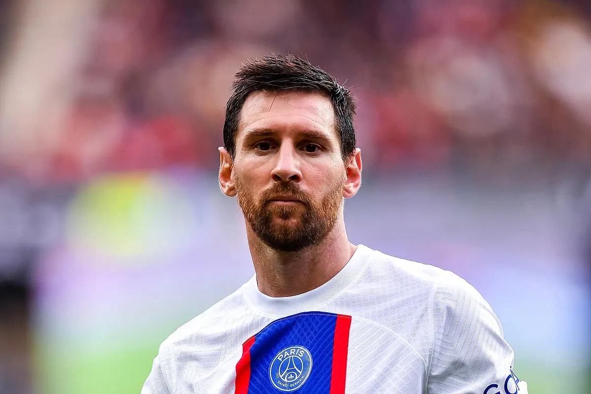 PSG owners Qatar send Lionel Messi warning over contract extension ...