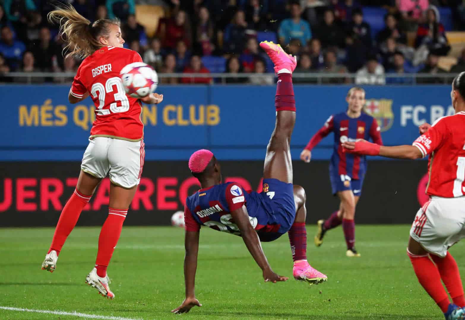 WATCH: Oshoala’s brilliant bicycle kick for Barcelona against Benfica ...