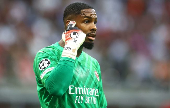 Mike Maignan frustrated as Milan block Chelsea move