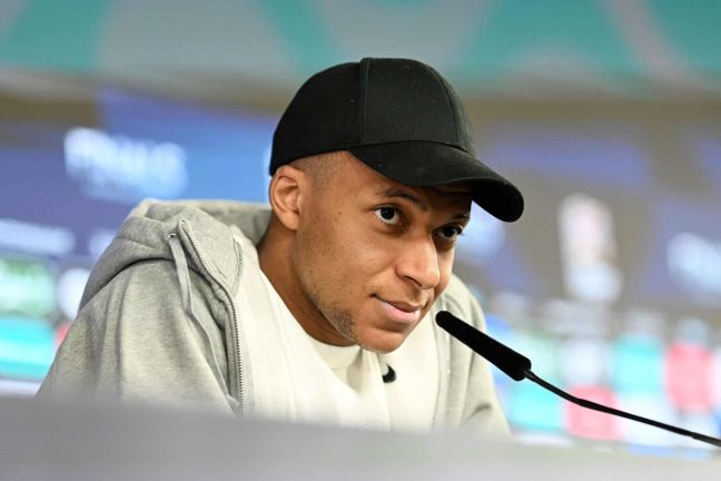 Mbappé under scrutiny after generous gift to police officers